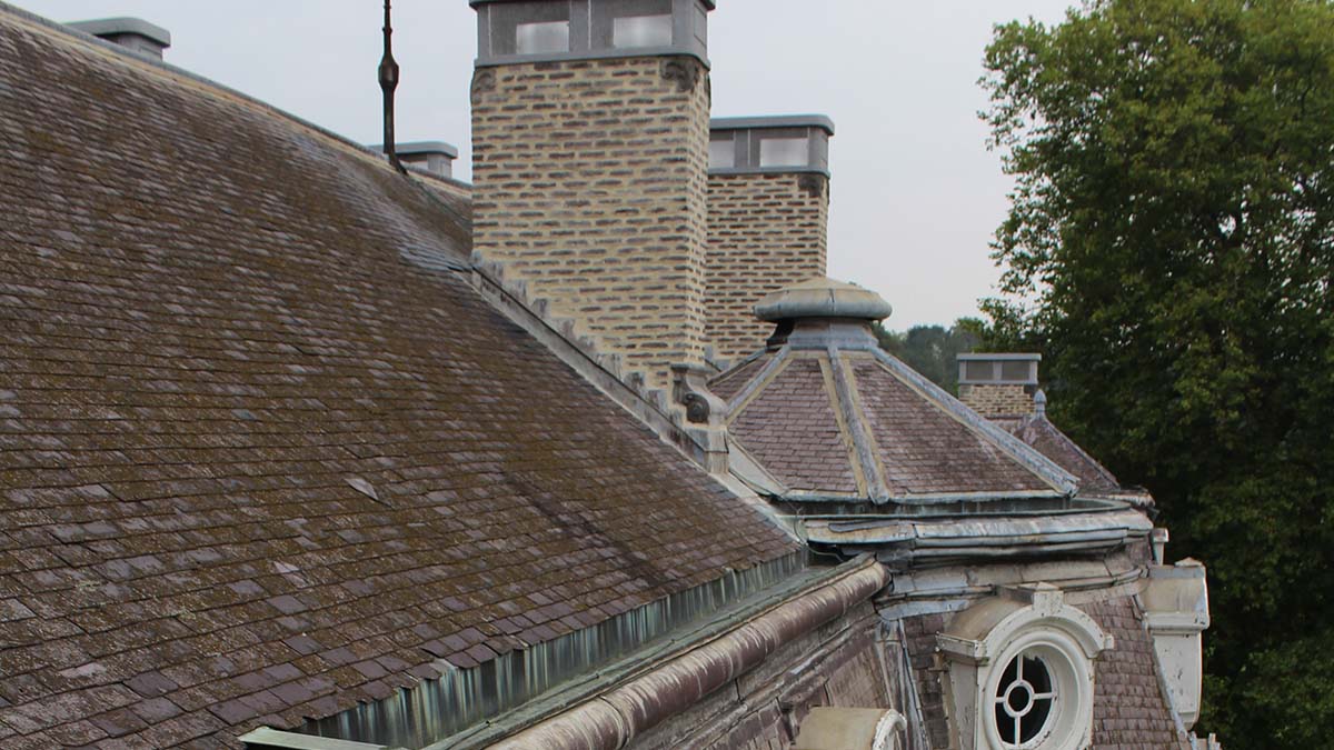 Restauration des toitures du Château de Ferooz